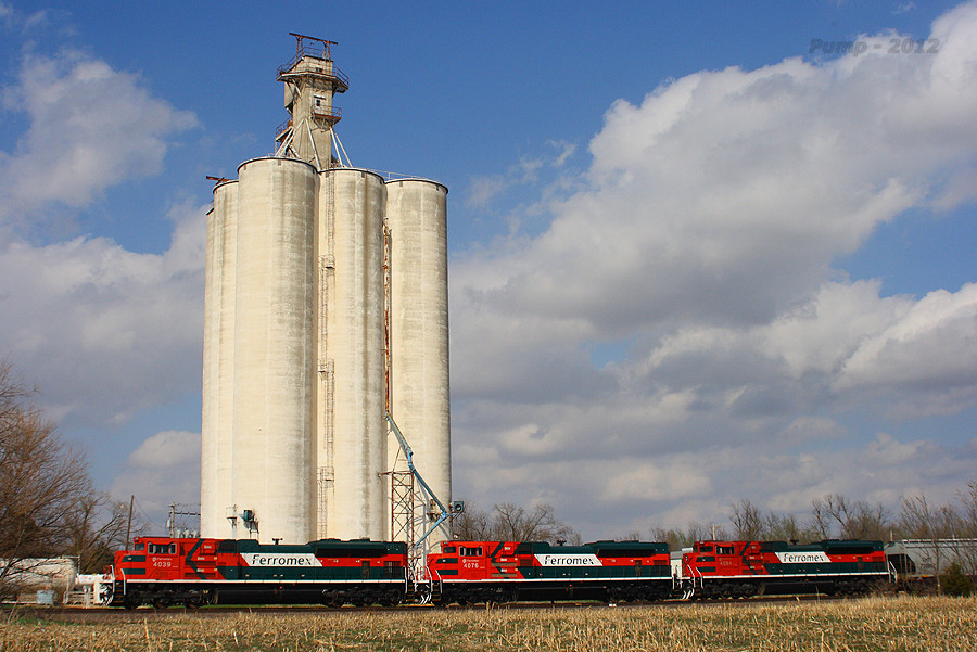 Northbound UP Empty Grain Train